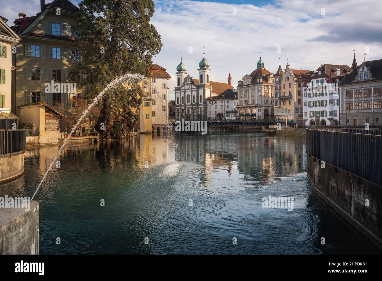 Reuss river fountain hi-res stock photography and images - Alamy