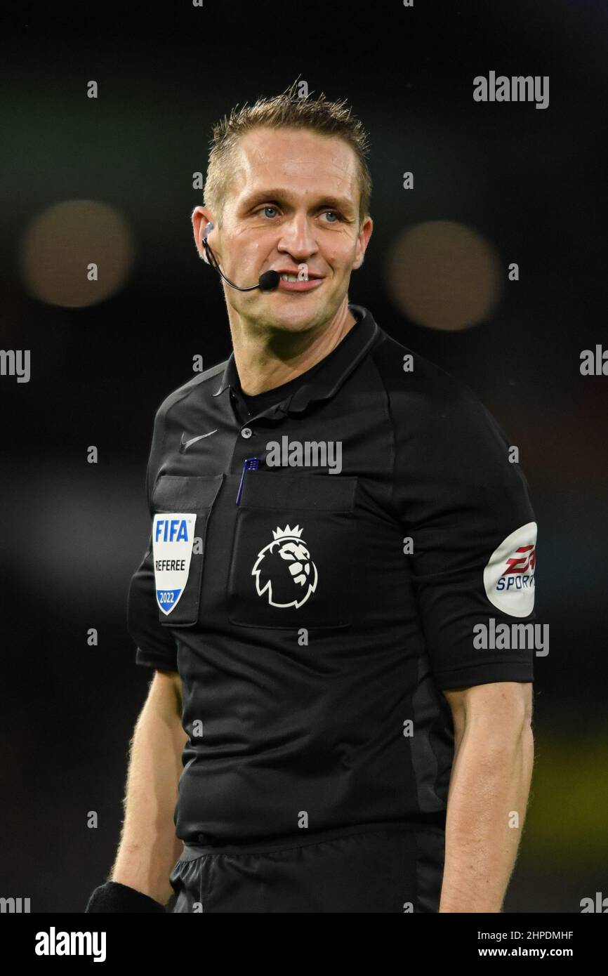 Craig pawson referee hi-res stock photography and images - Alamy