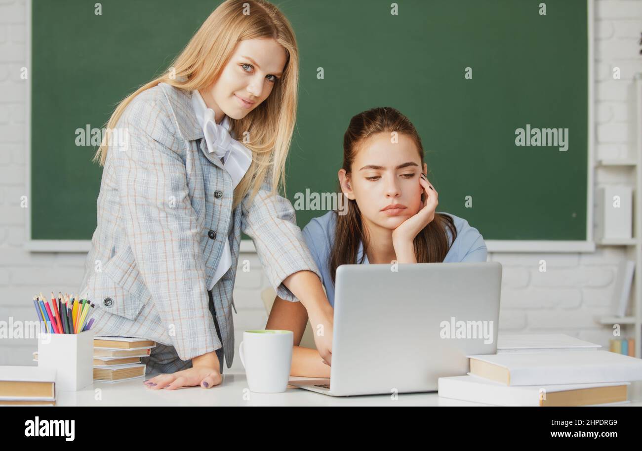 Students helping other classroom hi-res stock photography and images ...