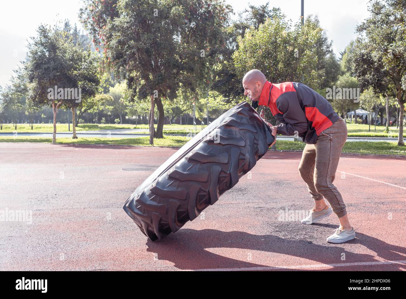 Lifting wheel hi-res stock photography and images - Alamy