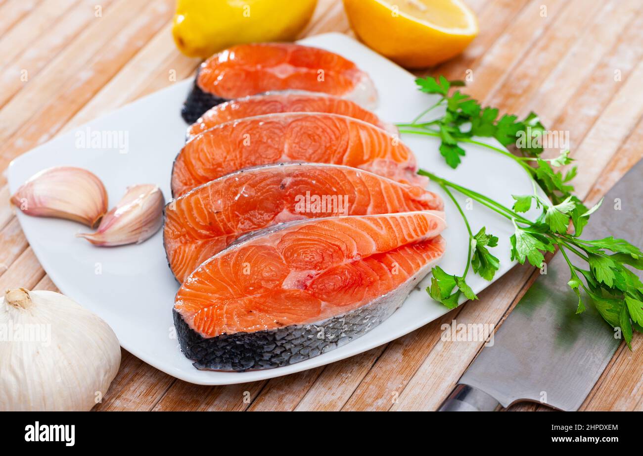 Fresh sliced steaks of salmon Stock Photo - Alamy