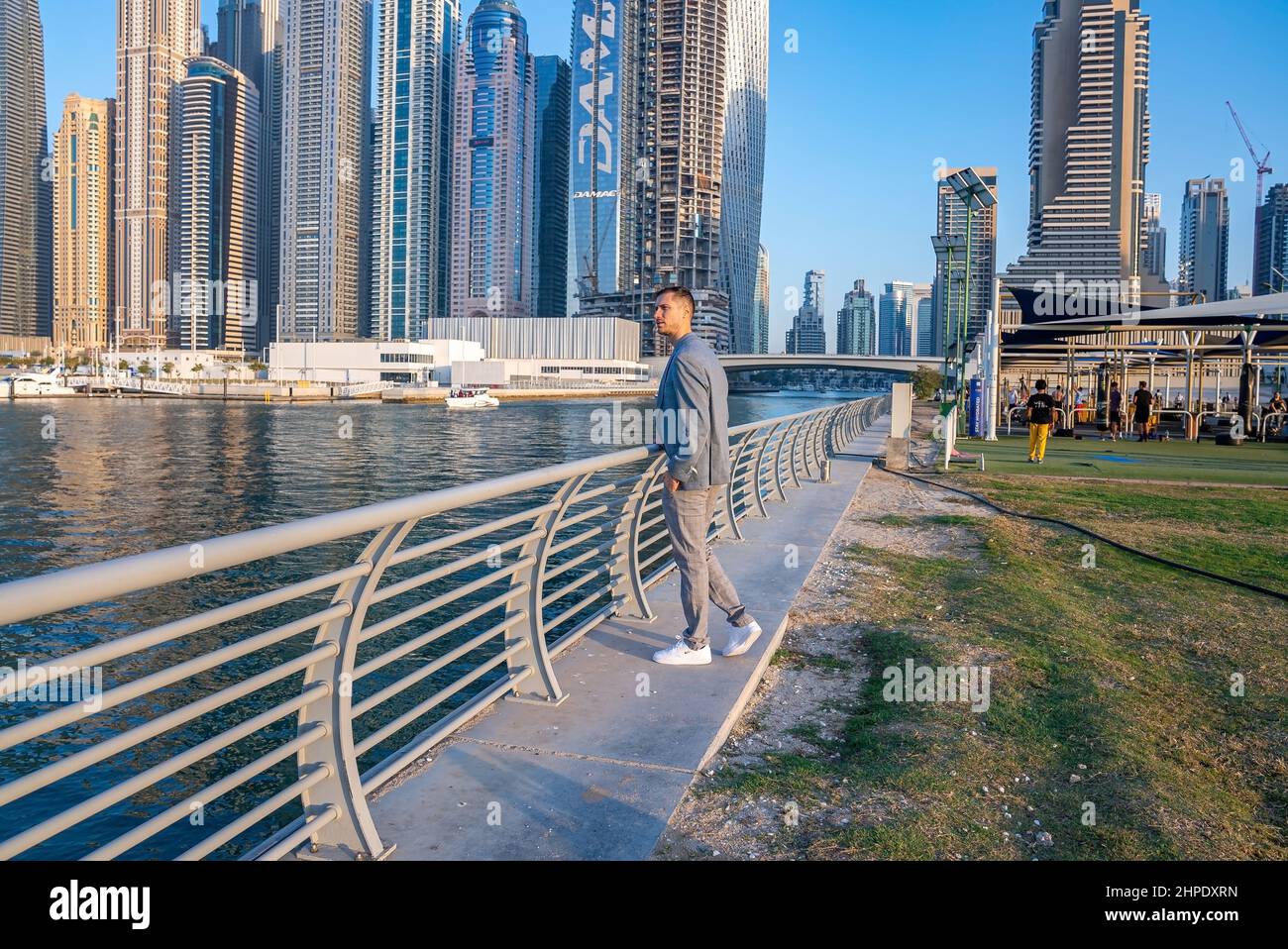 Saudi arab man walking hi-res stock photography and images - Alamy