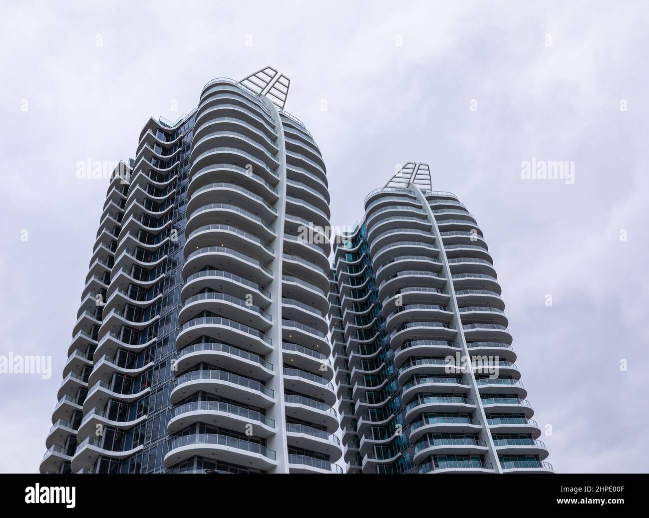 Facade detail of a modern high-rise apartment building Stock Photo - Alamy