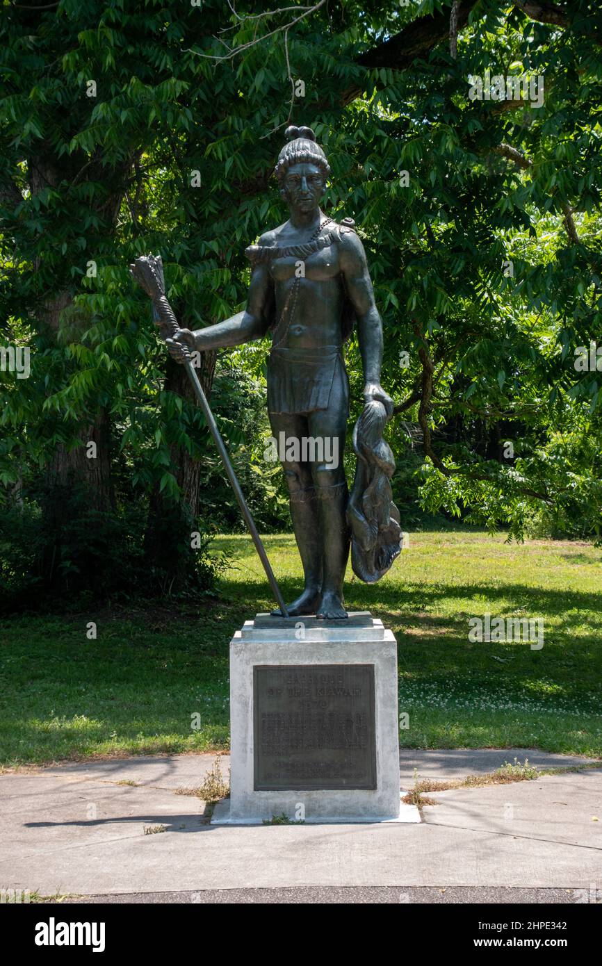 A statue of Cassique of the Kiawah Stock Photo - Alamy