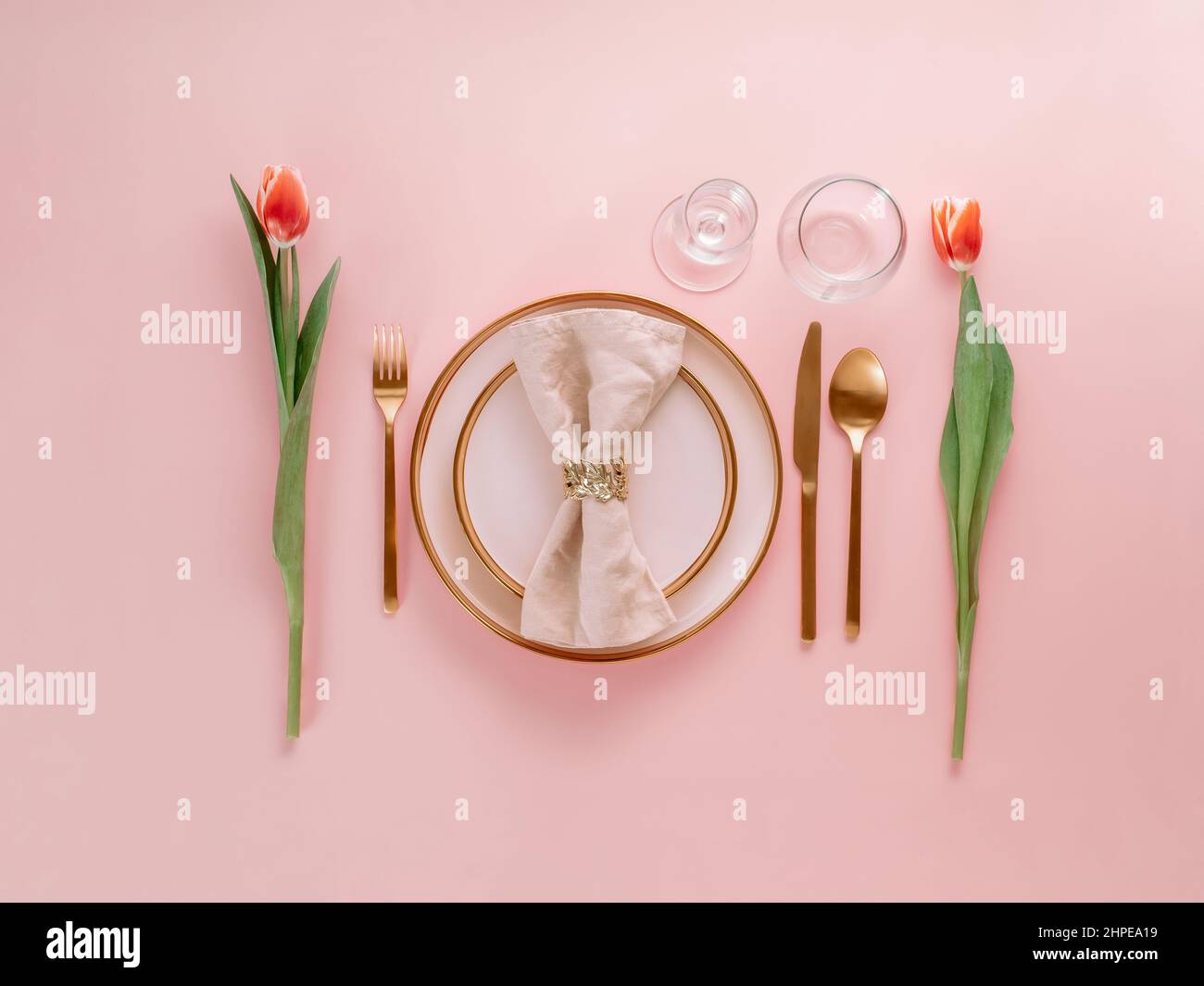 Pink tablesetting hi-res stock photography and images - Alamy