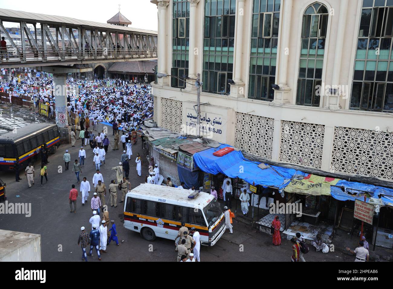 Mumbai Bandra Maharashtra India April 2019 : Festival of Indian Muslims ...