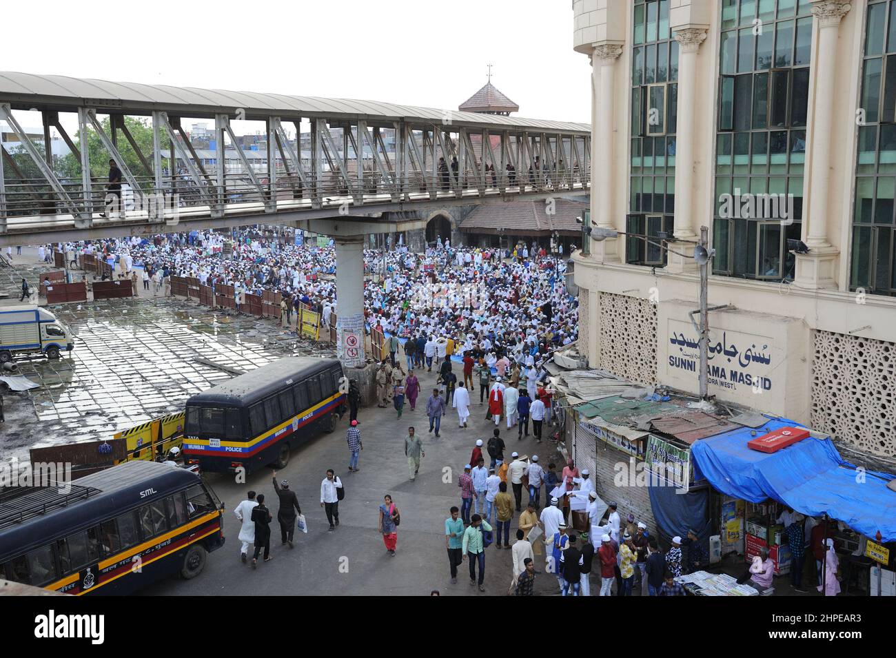 Mumbai Bandra Maharashtra India April 2019 : Festival of Indian Muslims ...