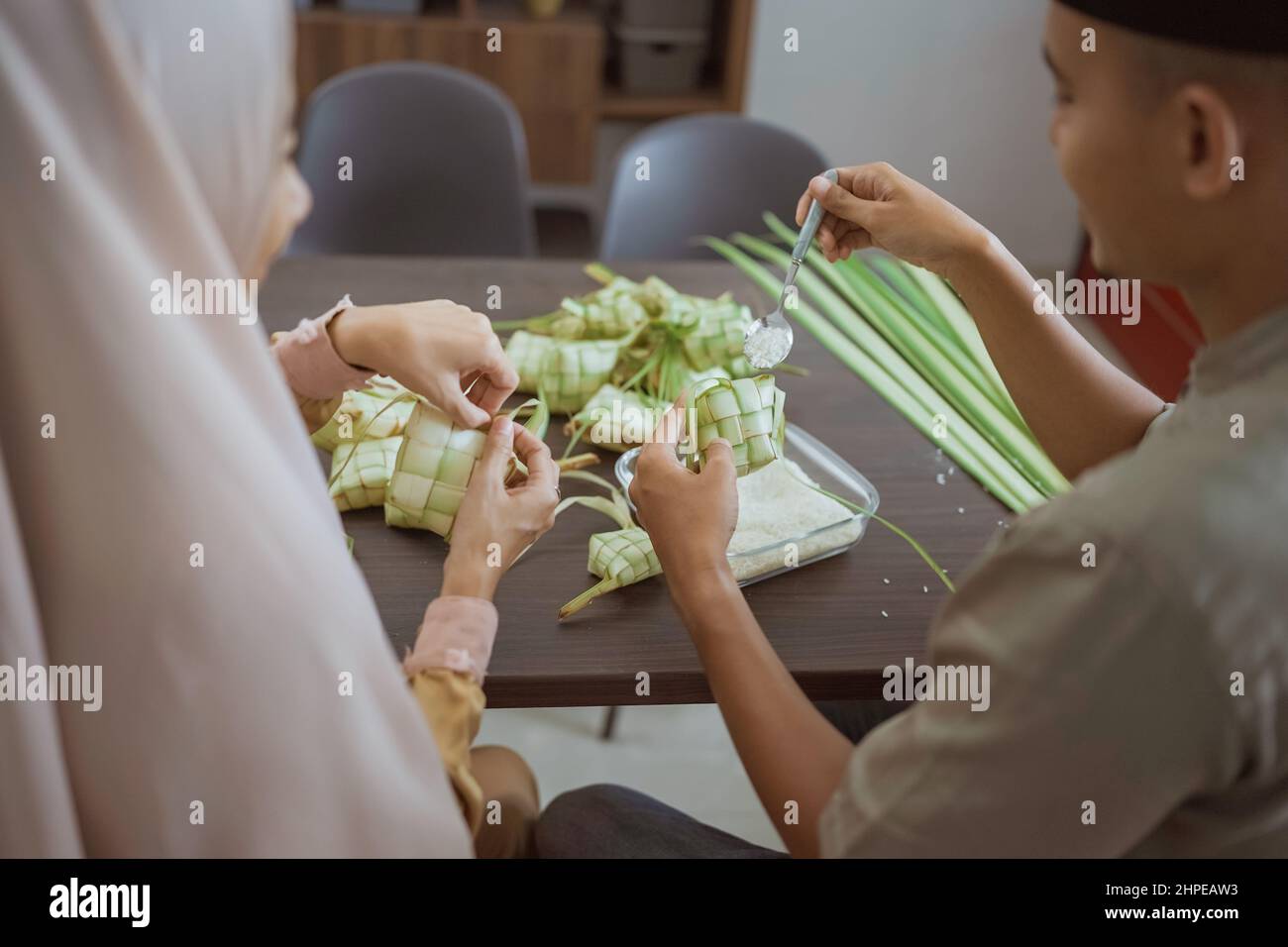 Making ketupat hi-res stock photography and images - Alamy