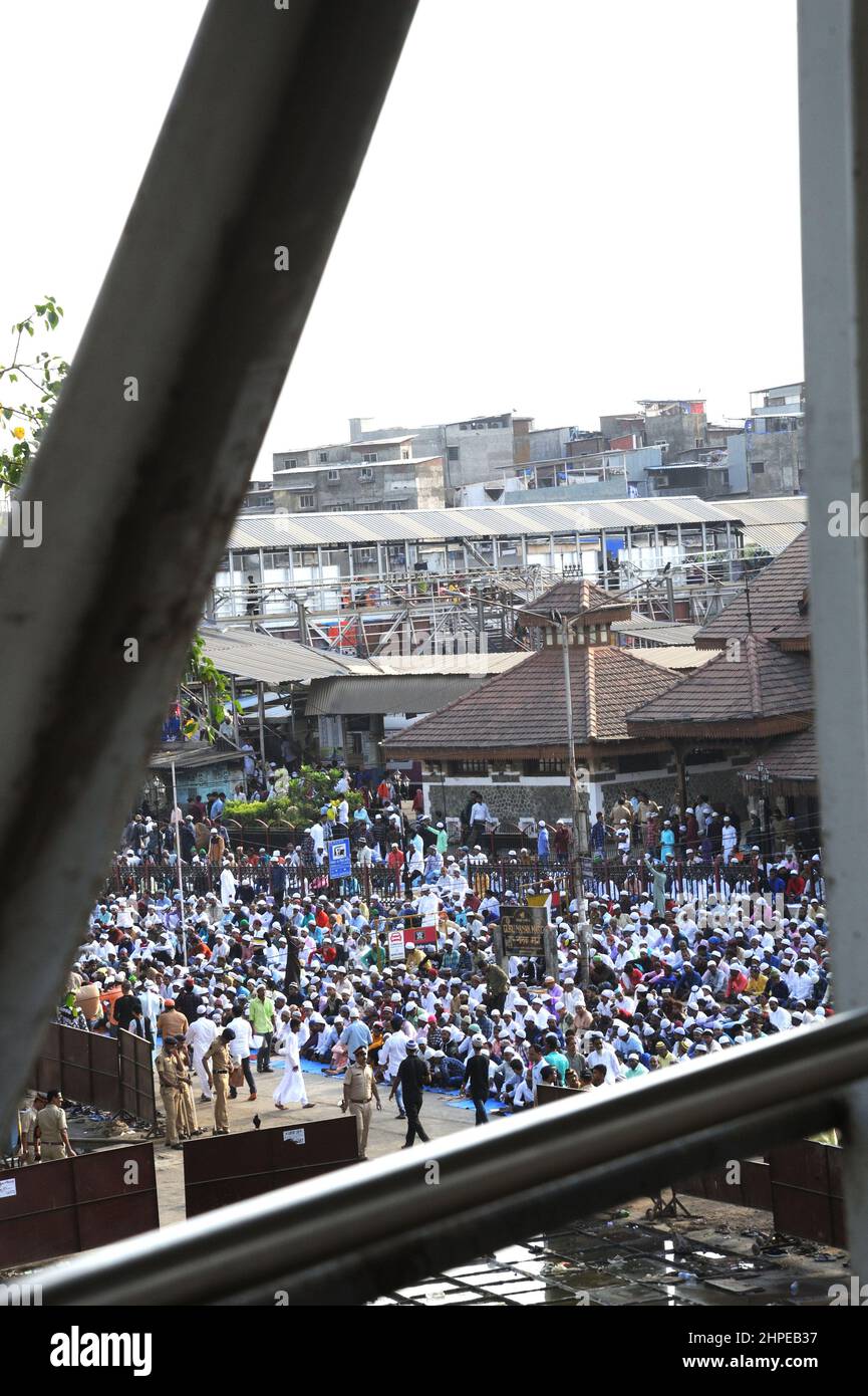 Mumbai Bandra Maharashtra India April 2019 : Festival of Indian Muslims ...