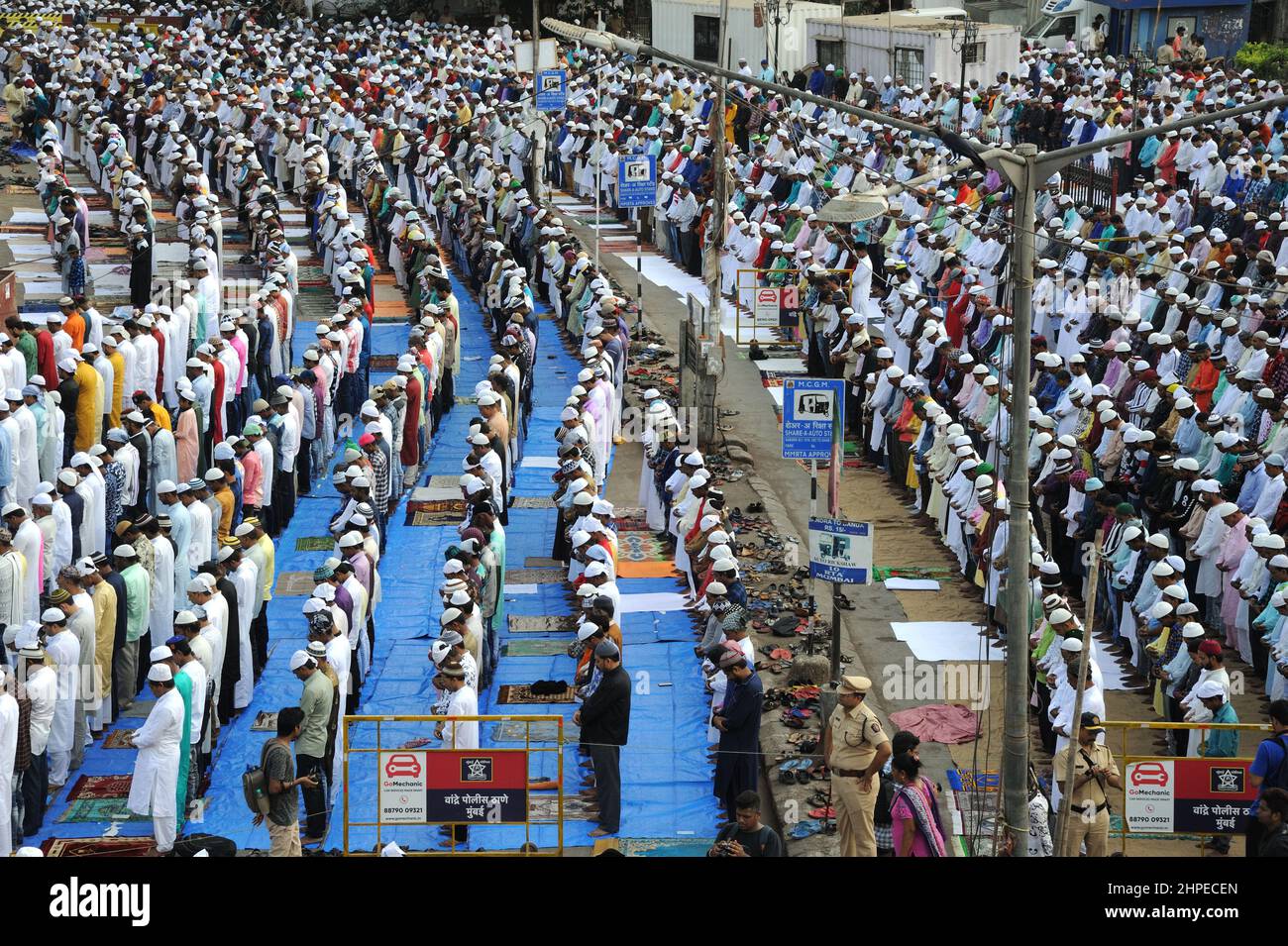 Mumbai Bandra Maharashtra India April 2019 : Festival of Indian Muslims ...