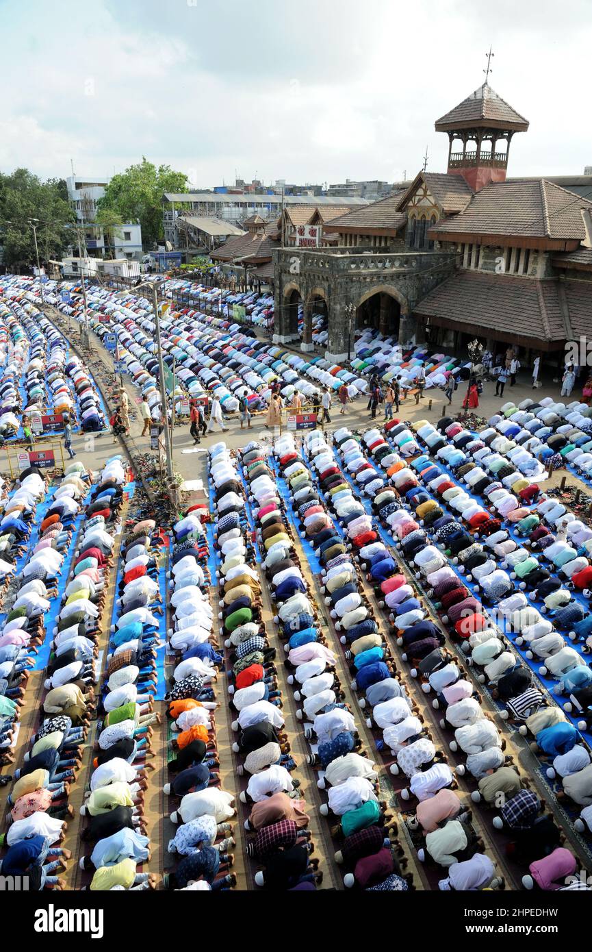 Mumbai Bandra Maharashtra India April 2019 : Festival of Indian Muslims ...