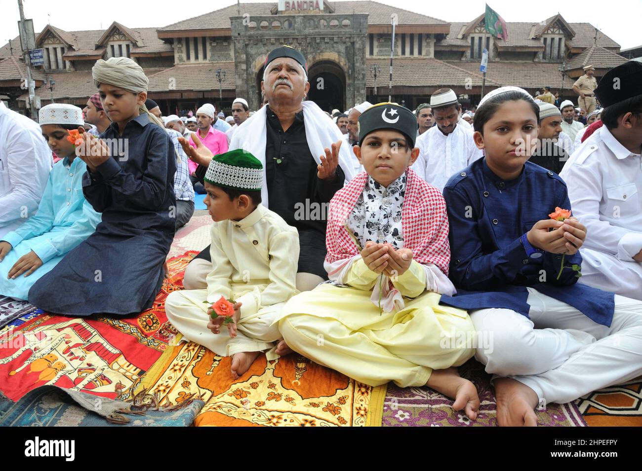 Mumbai Bandra Maharashtra India April 2019 : Festival of Indian Muslims ...