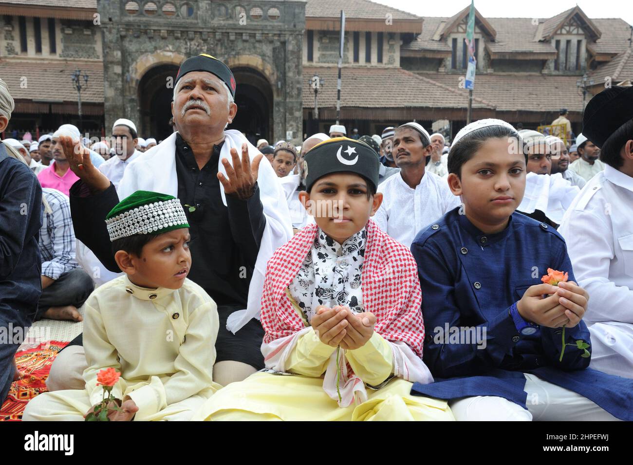 Mumbai Bandra Maharashtra India April 2019 : Festival of Indian Muslims ...
