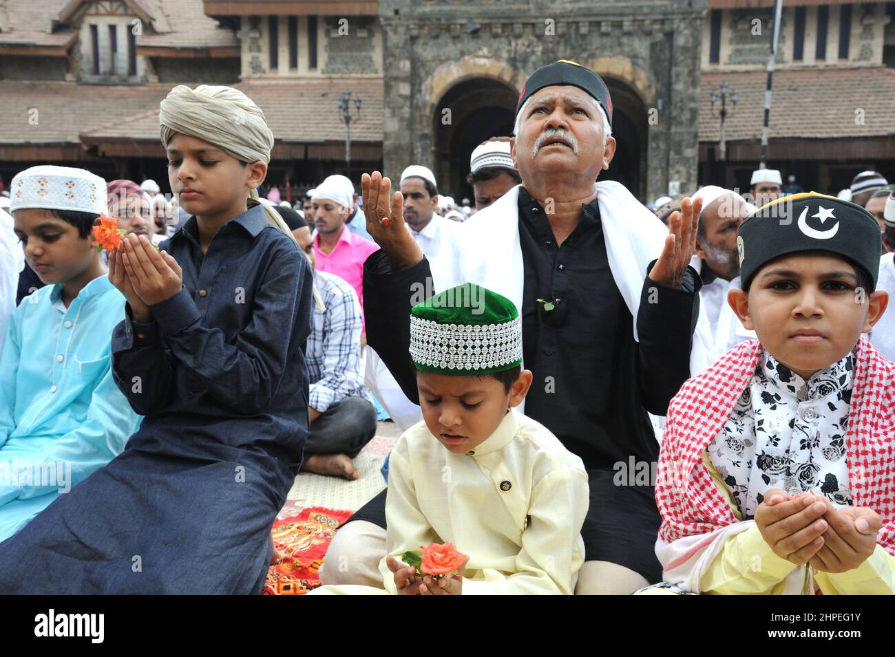 Mumbai Bandra Maharashtra India April 2019 : Festival of Indian Muslims ...