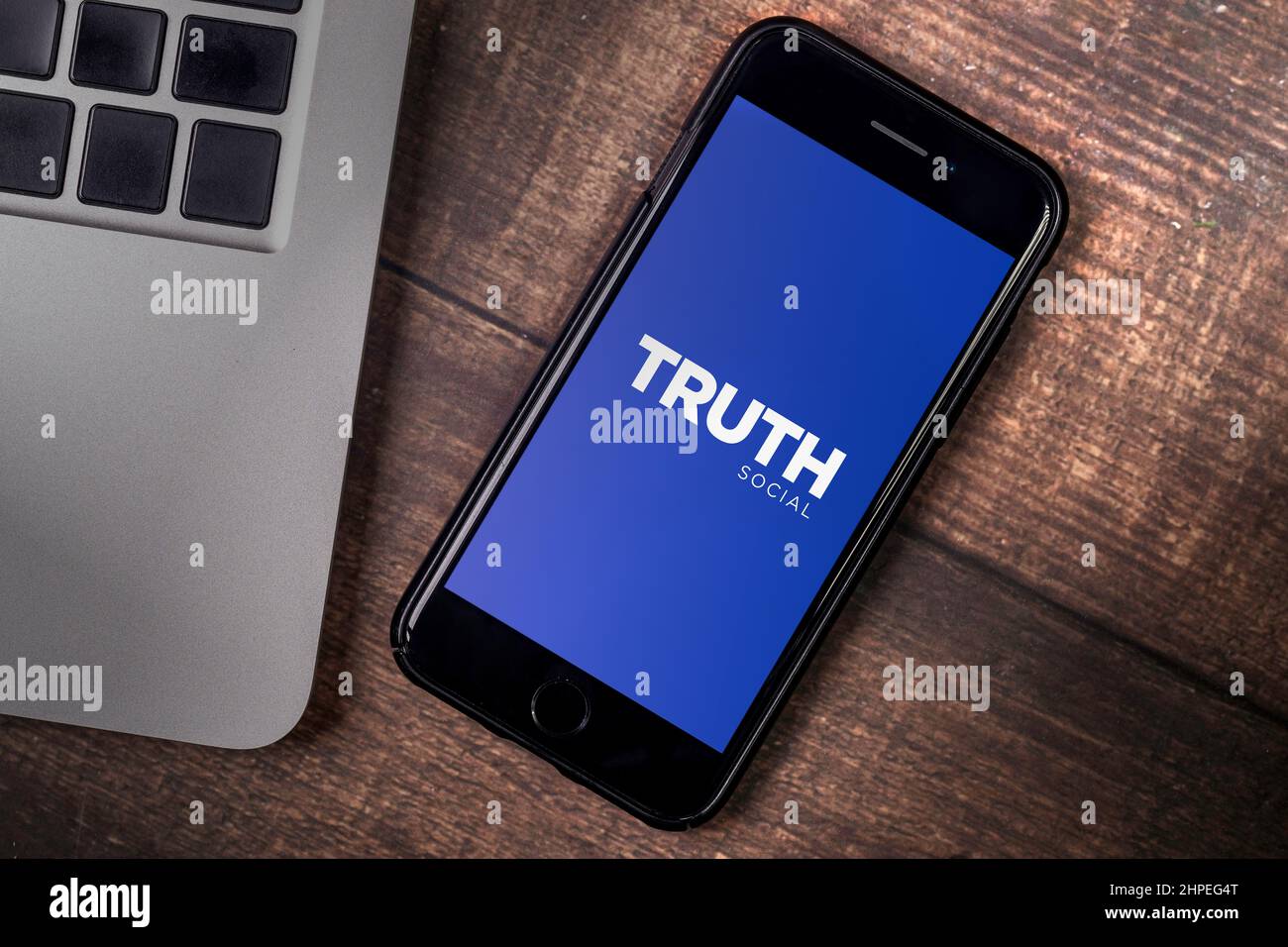 Truth social logo hi-res stock photography and images - Alamy