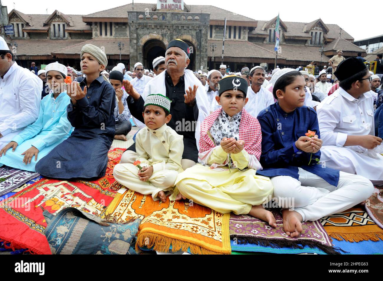 Mumbai Bandra Maharashtra India April 2019 : Festival of Indian Muslims ...
