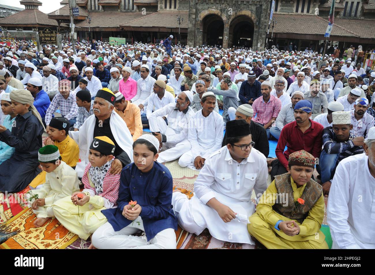 Mumbai Bandra Maharashtra India April 2019 : Festival of Indian Muslims ...