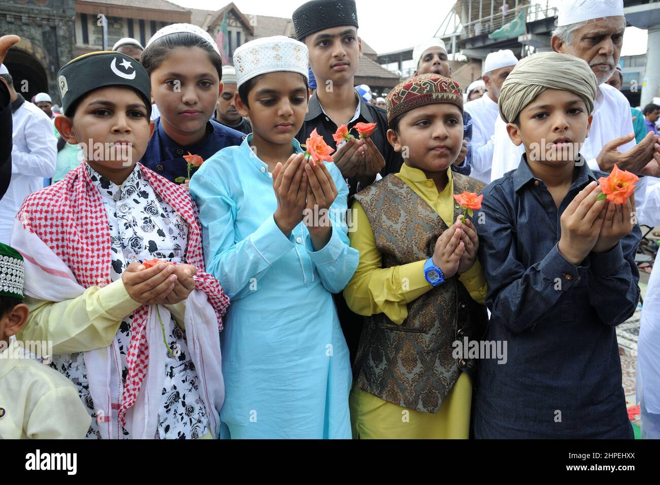 Mumbai Bandra Maharashtra India April 2019 : Festival of Indian Muslims ...