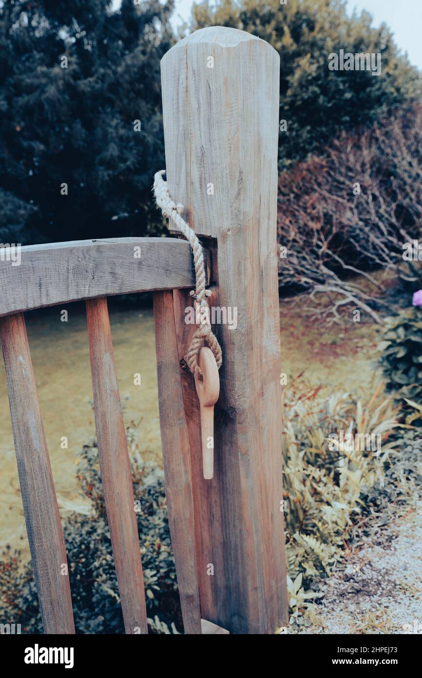 Wooden gate and fence hi-res stock photography and images - Alamy