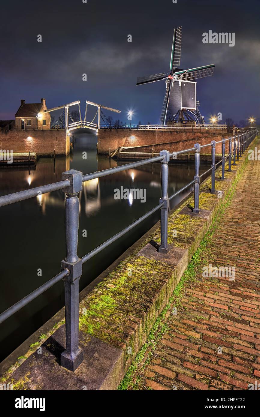 Night scene in the historical fortress city of Heusden, The Netherlands ...