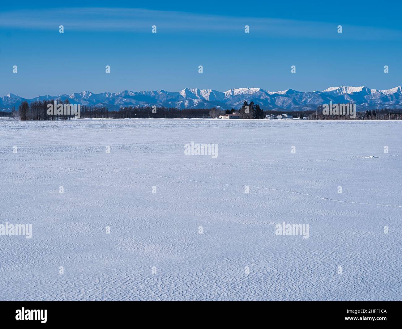 Wide snowfield hi-res stock photography and images - Alamy
