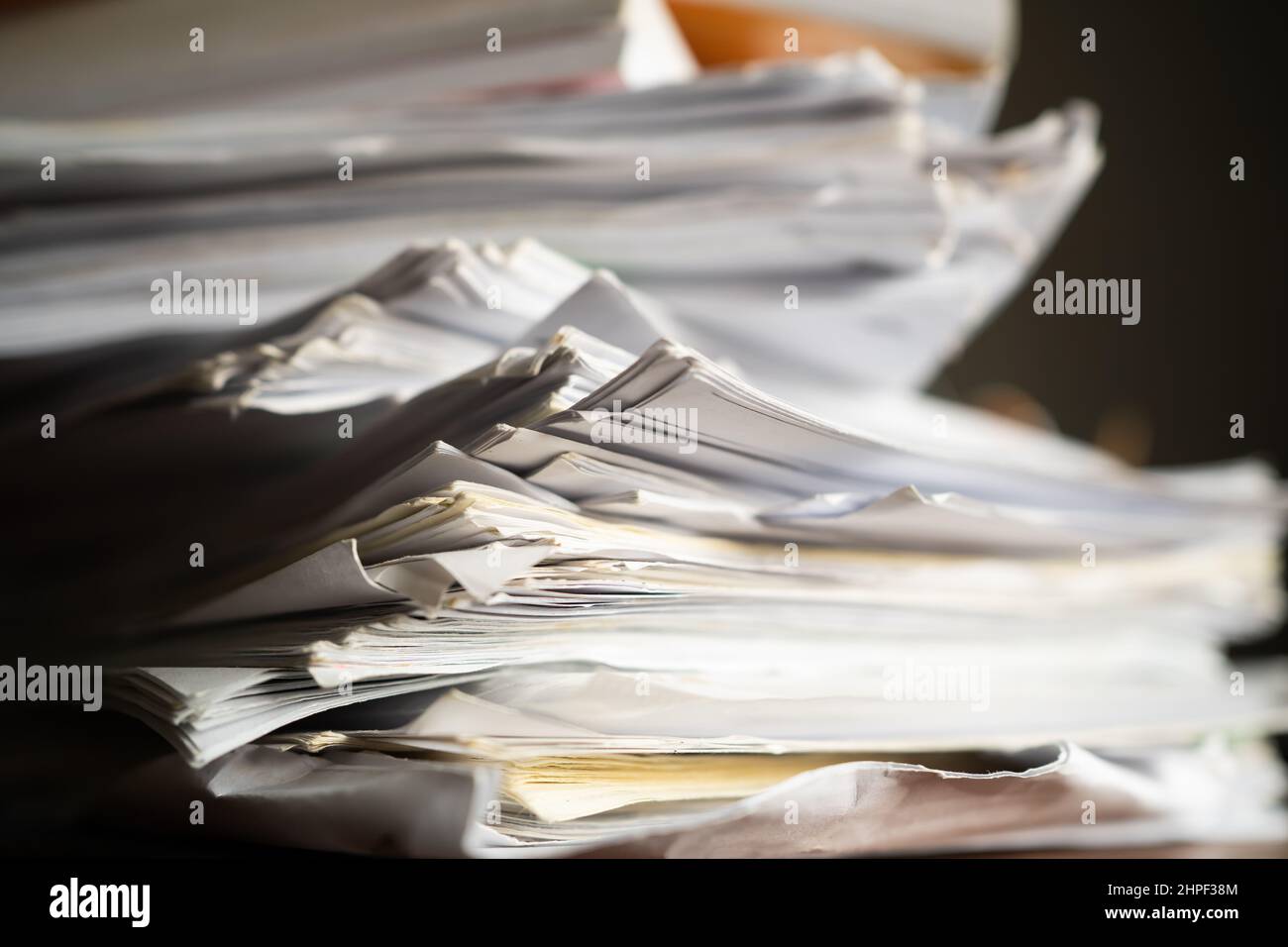 How to read a paper hi-res stock photography and images - Alamy