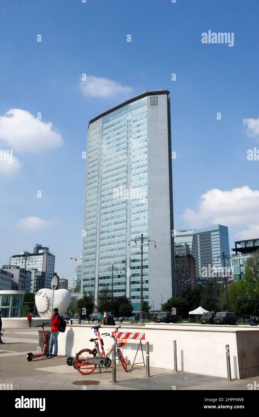 Skycraper Pirelli Tower known as Pirellone. The palace was designated ...