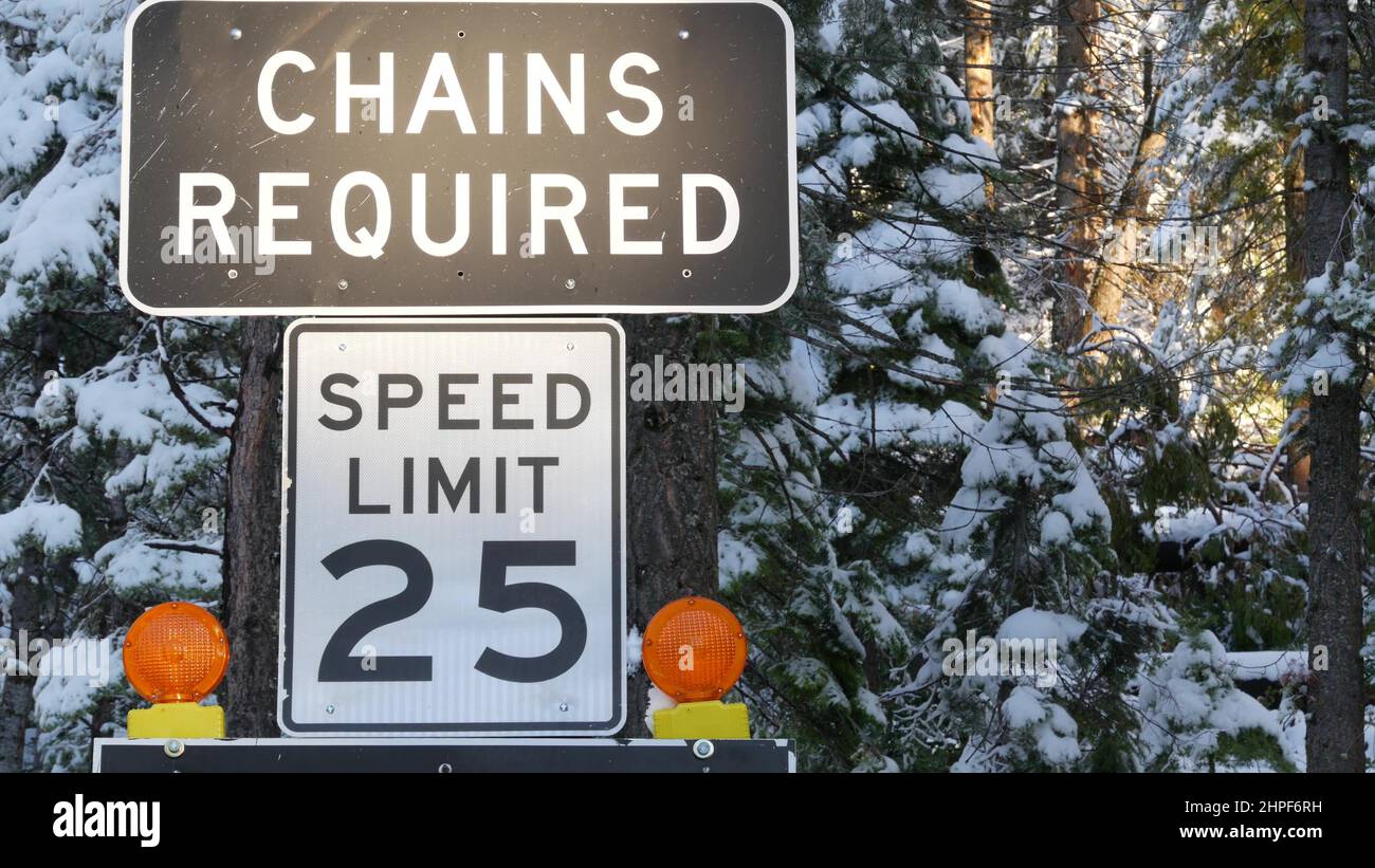 Tyre chains sign hi-res stock photography and images - Alamy