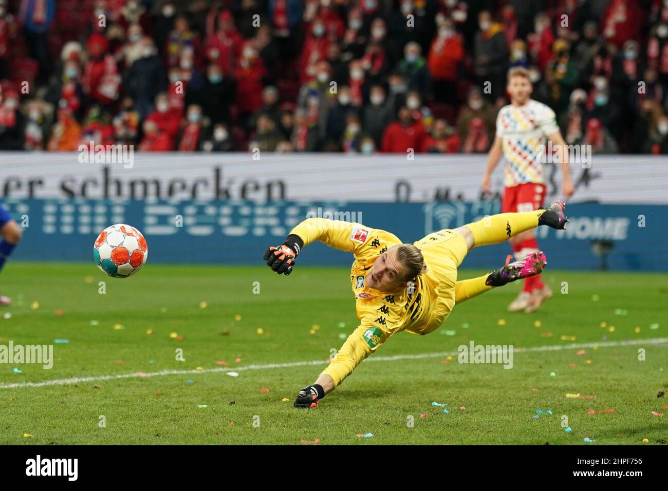 Mainz, Germany. 18th Feb, 2022. Soccer: Bundesliga, FSV Mainz 05 - Bayer Leverkusen, Matchday 23 ...