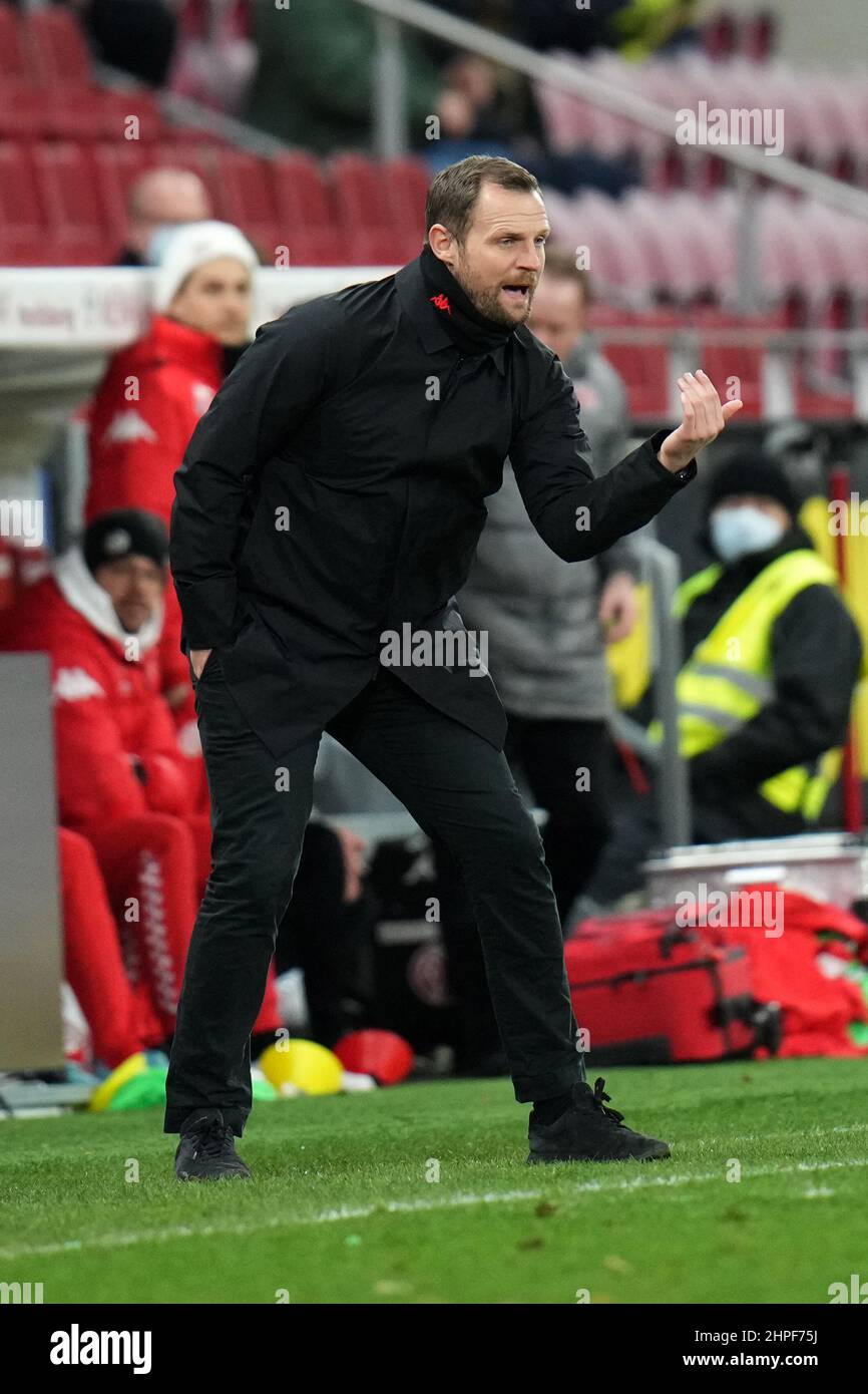 Mainz, Germany. 18th Feb, 2022. Soccer: Bundesliga, FSV Mainz 05 - Bayer Leverkusen, Matchday 23 ...