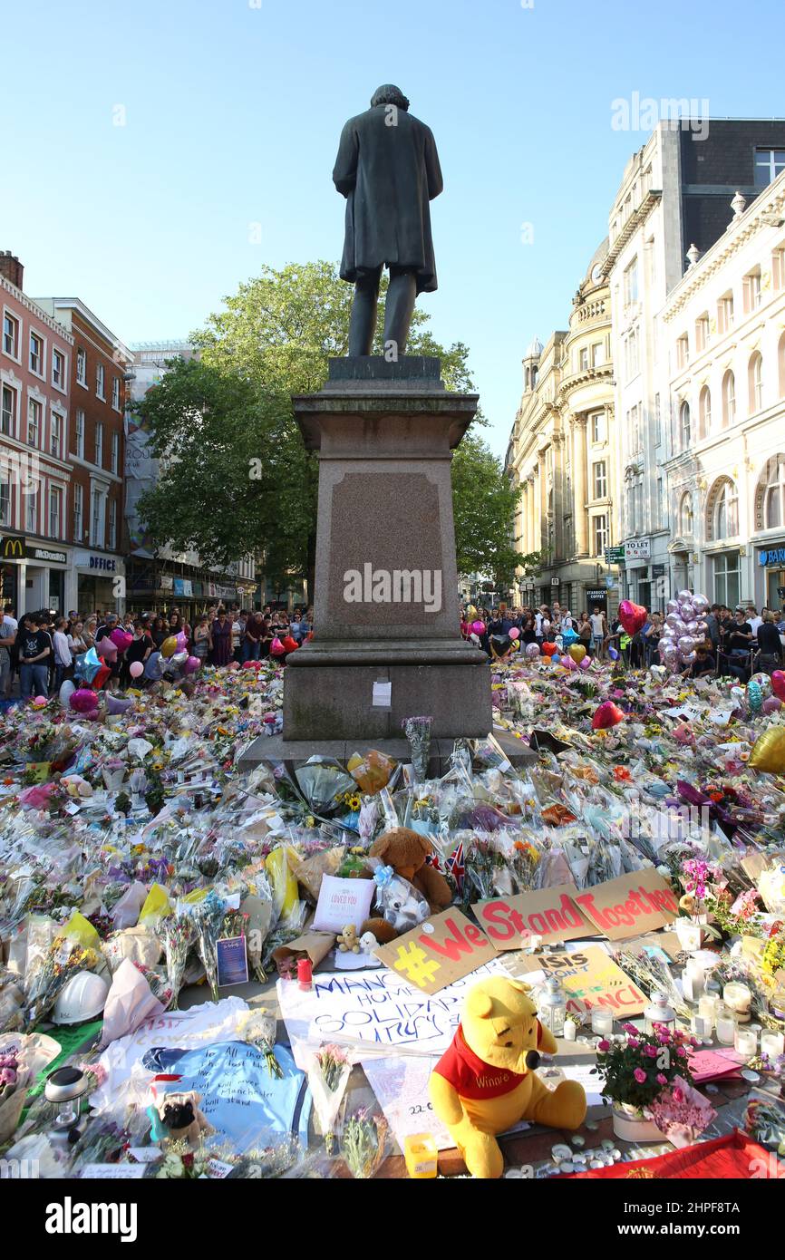 A massive floral tribute to the victims of the Manchester bombing Stock ...