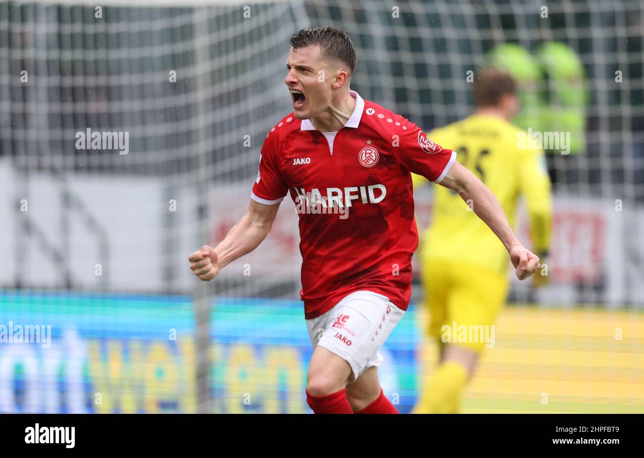 Essen, Germany. 20th Feb, 2022. Regionalliga West, Matchday 26, Rot ...