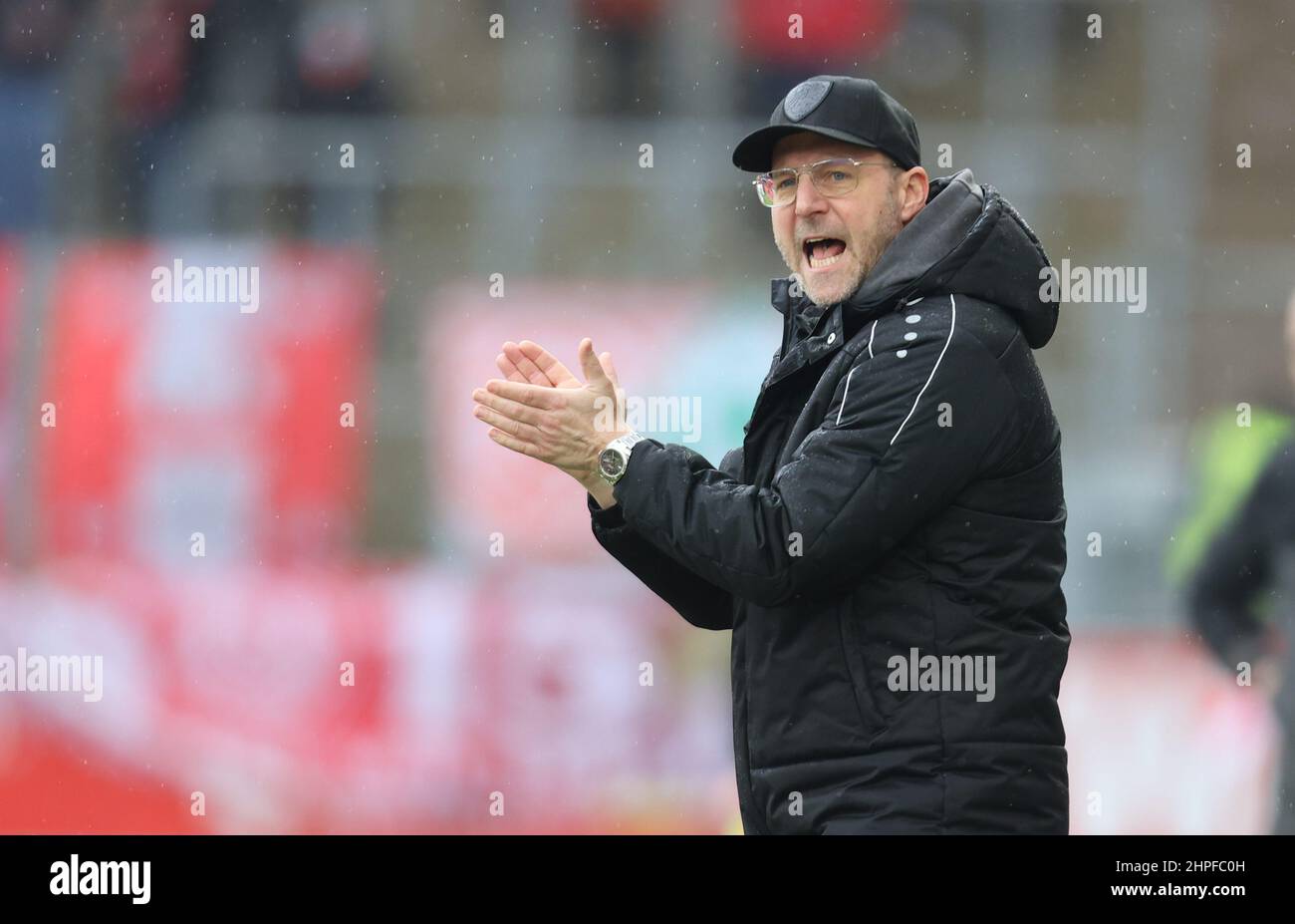 Essen, Germany. 20th Feb, 2022. Regionalliga West, Matchday 26, Rot ...