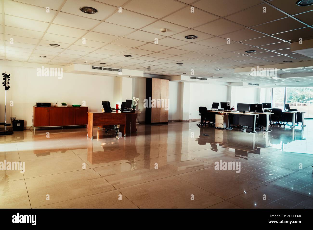 Business office interior above hi-res stock photography and images - Alamy