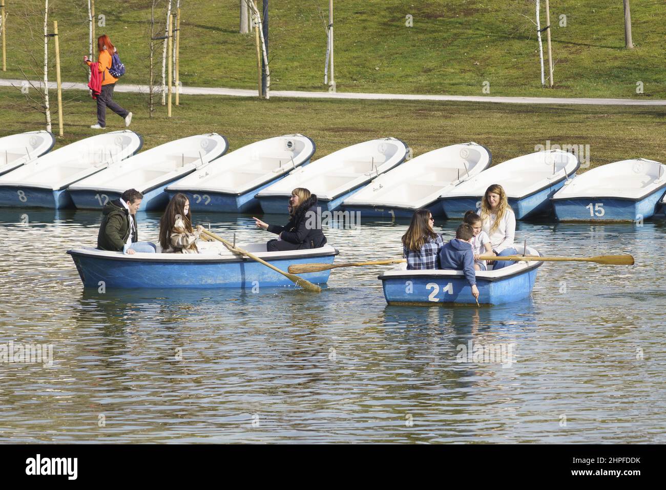 Couple rowing kids hi-res stock photography and images - Alamy
