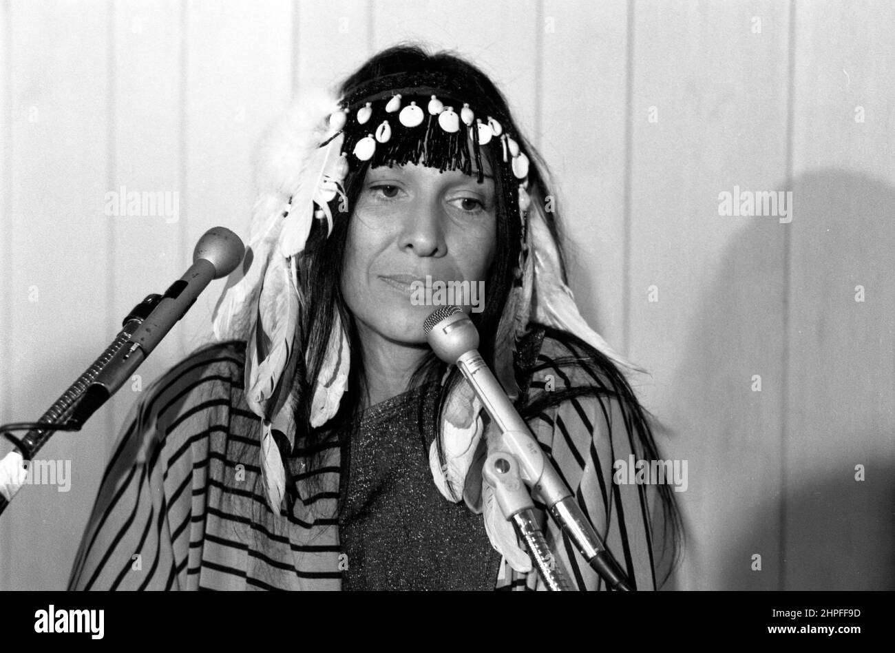 Buffy sainte marie hi-res stock photography and images - Alamy