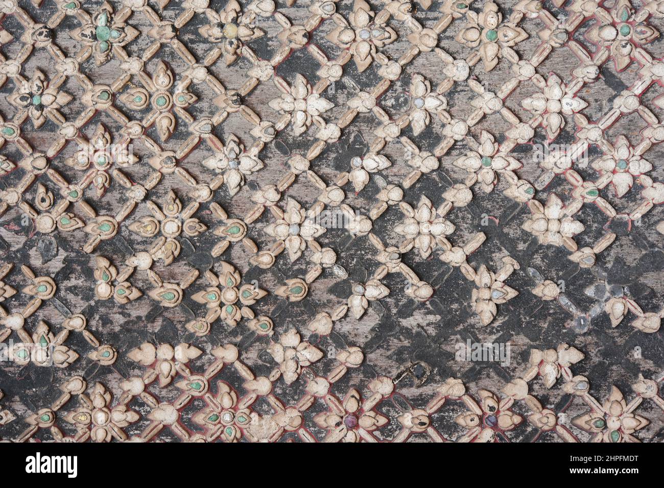 Damask seamless wall background. Eastern pattern with ethnic mosaic ...