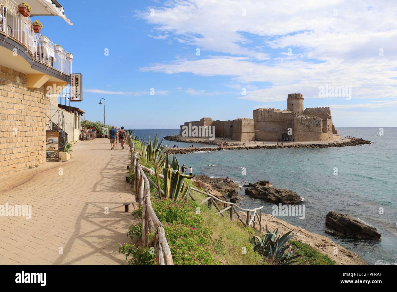 Calabria castles hi-res stock photography and images - Alamy
