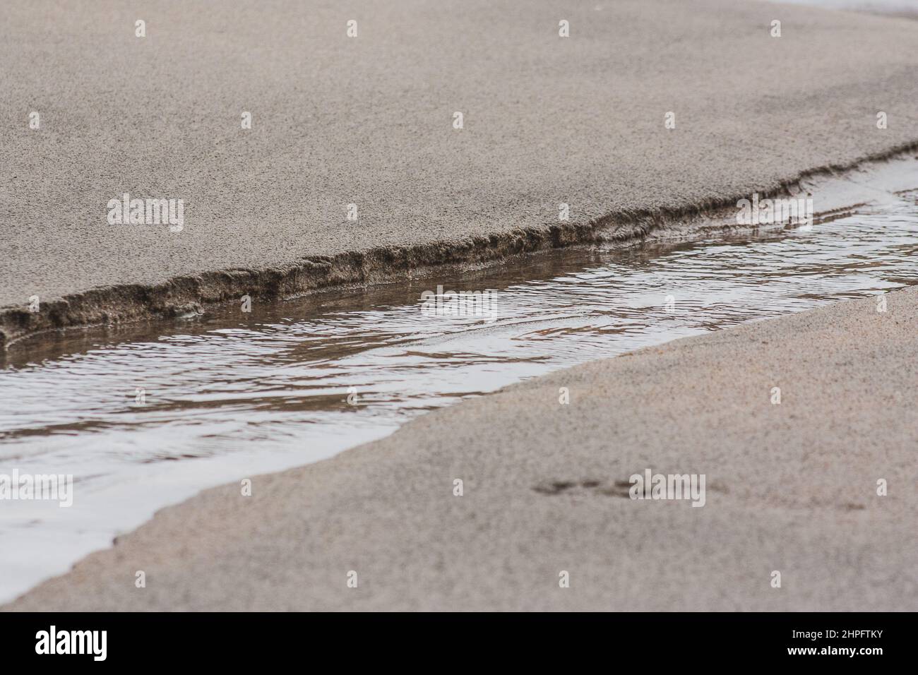 Wet sand river hi-res stock photography and images - Alamy