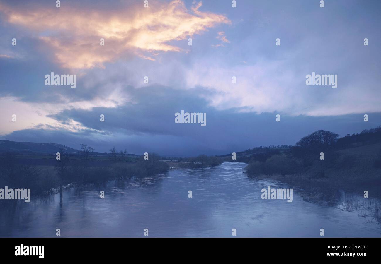 River earn scotland hi-res stock photography and images - Alamy