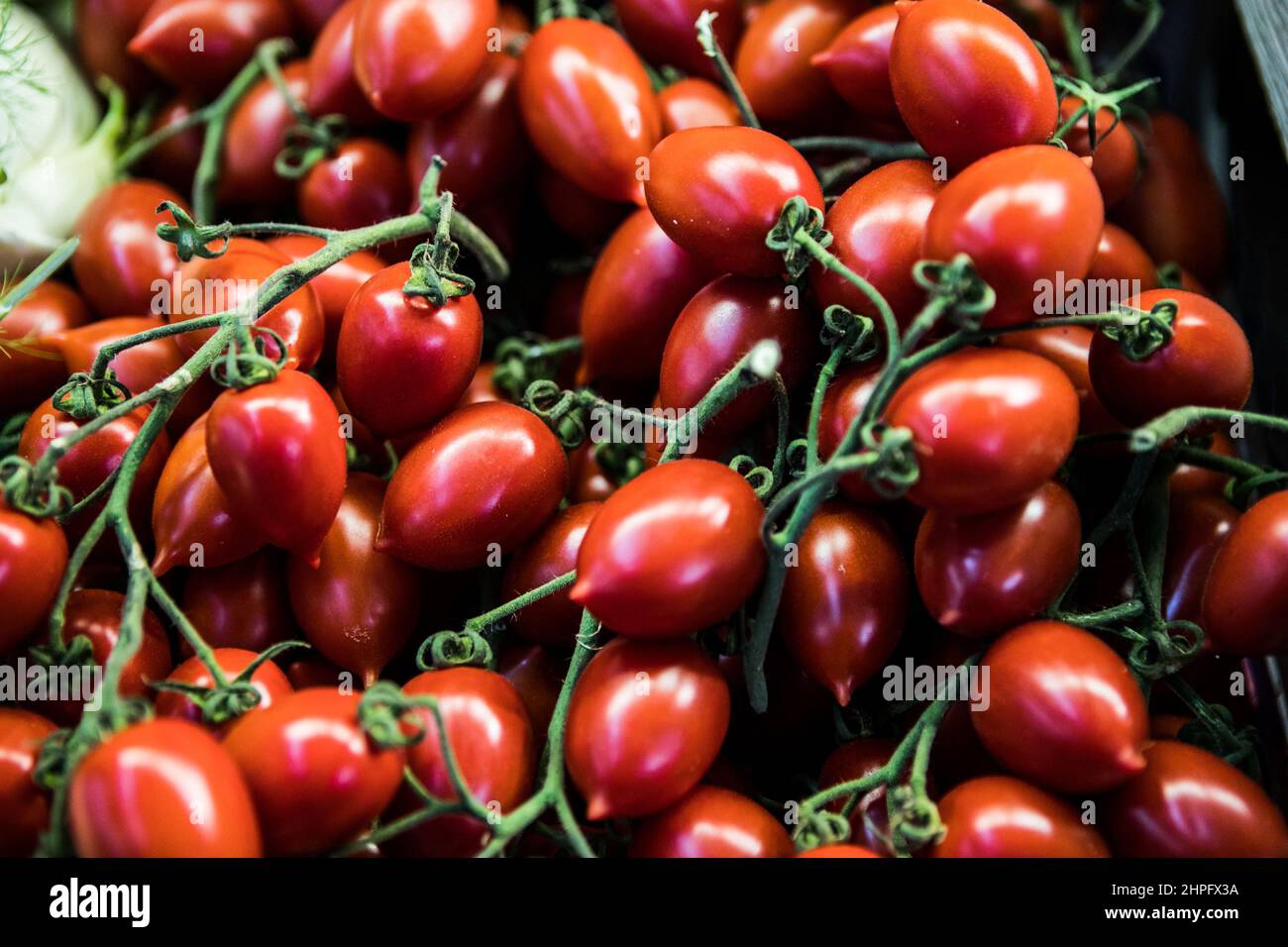 Food market, tomatoes Stock Photo - Alamy
