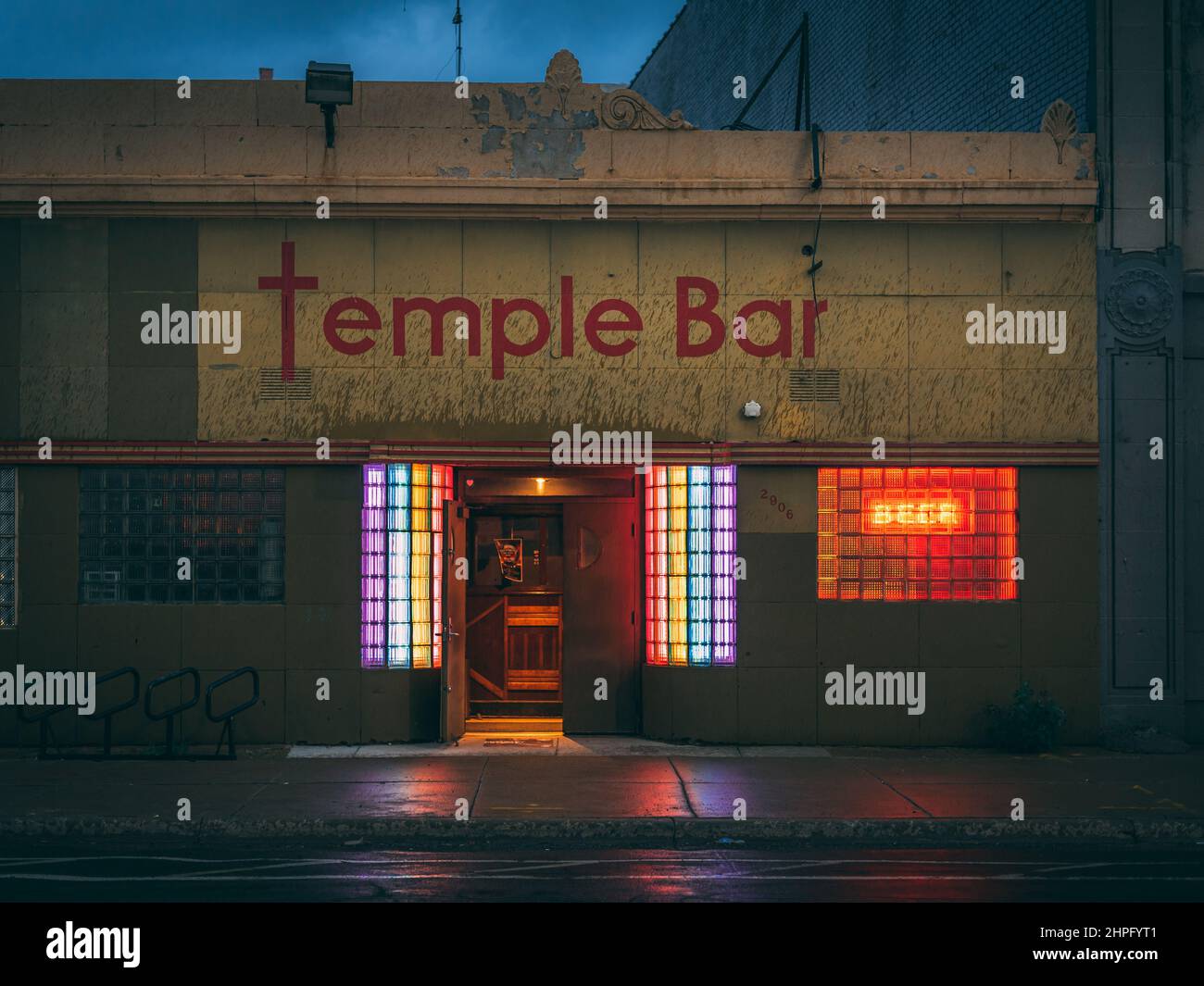 Temple Bar at night, in Detroit, Michigan Stock Photo - Alamy