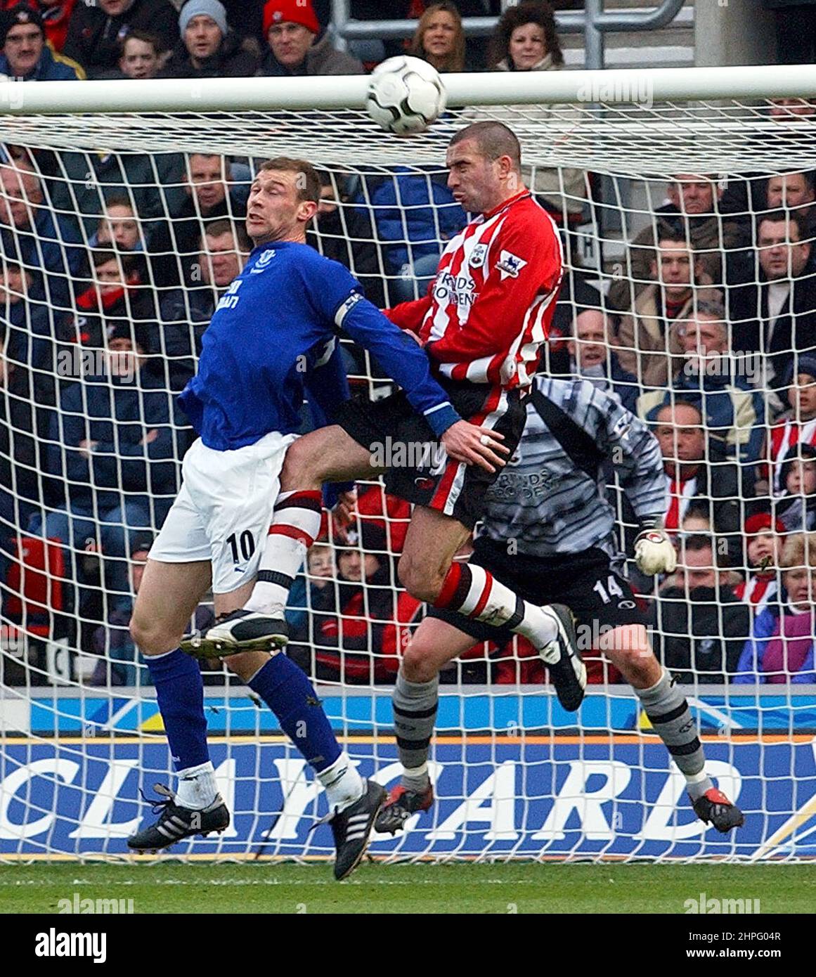 saints v everton 21-02-04 duncan ferguson is beaten in the air by danny ...