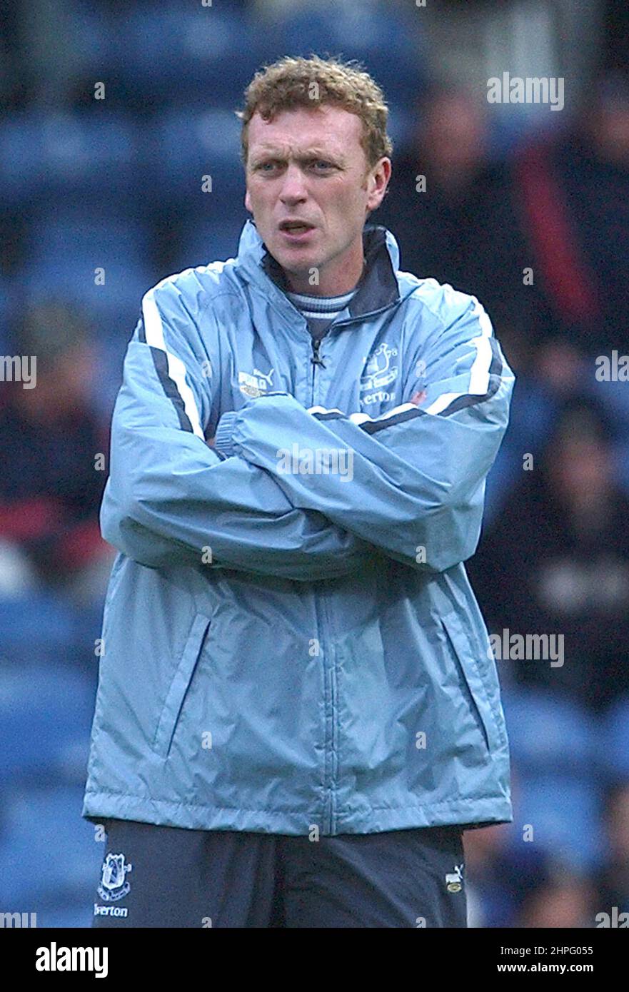 PORTSMOUTH V EVERTON 13-12-03 EVERTON MANAGER DAVID MOYES PIC MIKE ...
