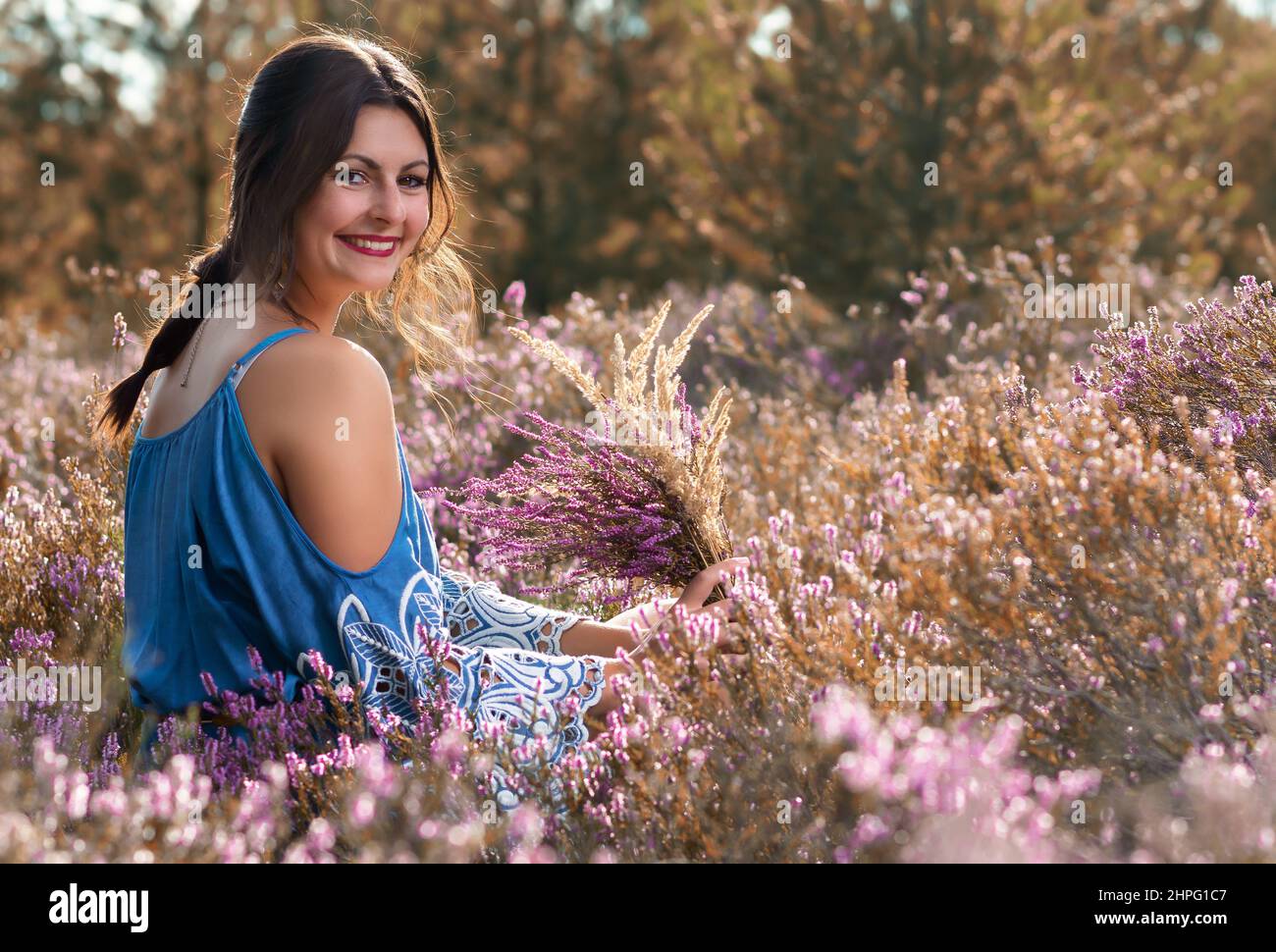 Woman in nature hi-res stock photography and images - Alamy