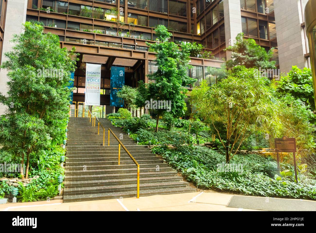 Ford foundation headquarters building hi-res stock photography and ...