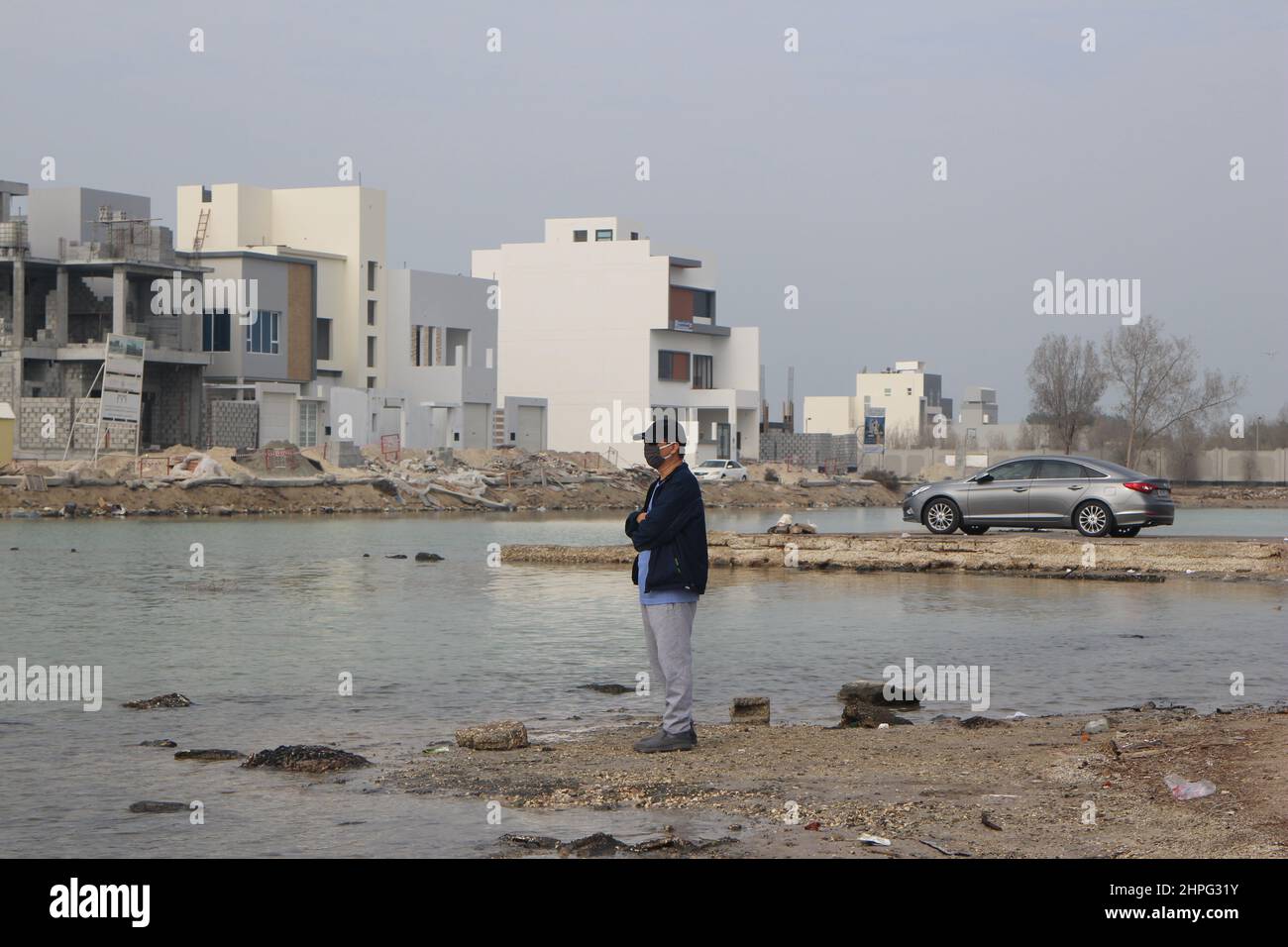 Bahrain beach family hi-res stock photography and images - Alamy