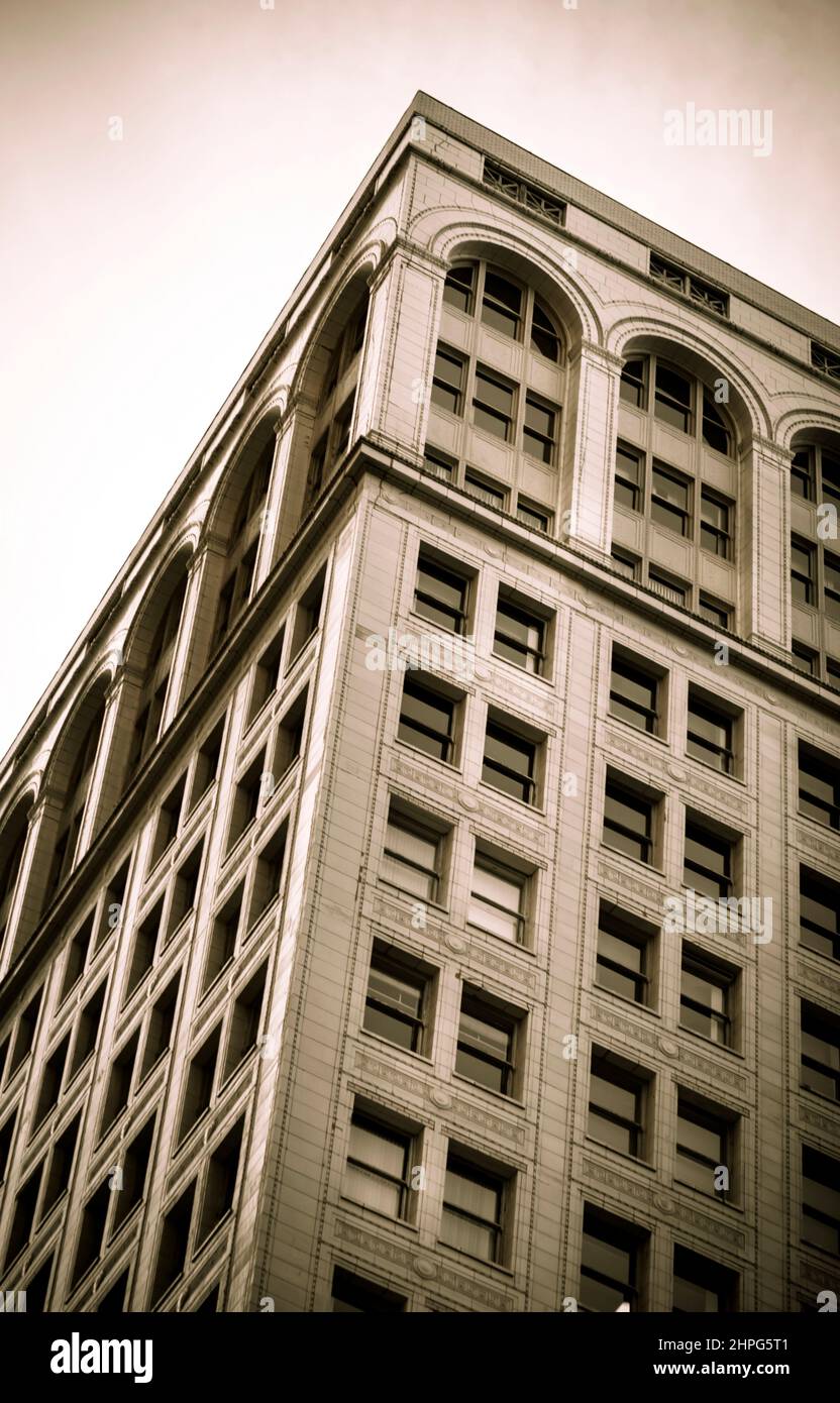 Office tower in Detroit downtown Stock Photo - Alamy
