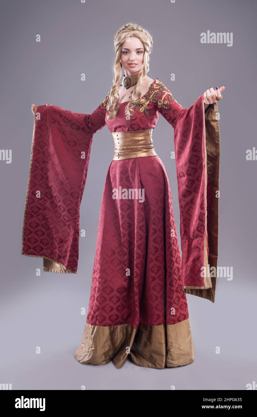 Renaissance fashion beauty. Classical beauty in a fancy renaissance ...