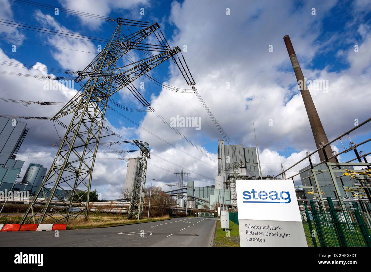 STEAG CHP plant Walsum, coal-fired power plant on the Rhine Stock Photo ...